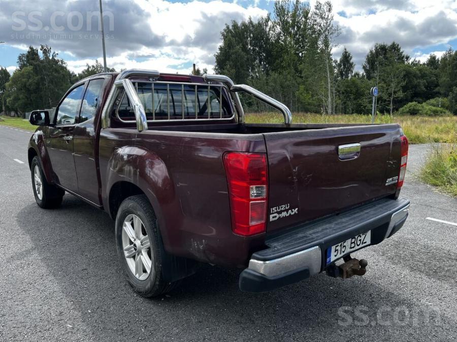 Sarkans Isuzu pick-up 2012 Valka, ar dzinēja tilpumu 2.50 L un nobraukumu 236 tūkst. km par 8200 €, foto 6 vietnē AUTOMOTO.COM.LV