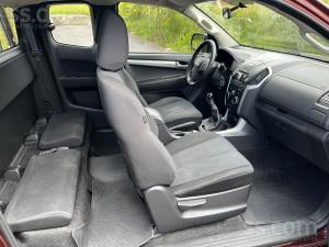 Sarkans Isuzu pick-up 2012 Valka, ar dzinēja tilpumu 2.50 L un nobraukumu 236 tūkst. km par 8200 €, foto 11 vietnē AUTOMOTO.COM.LV