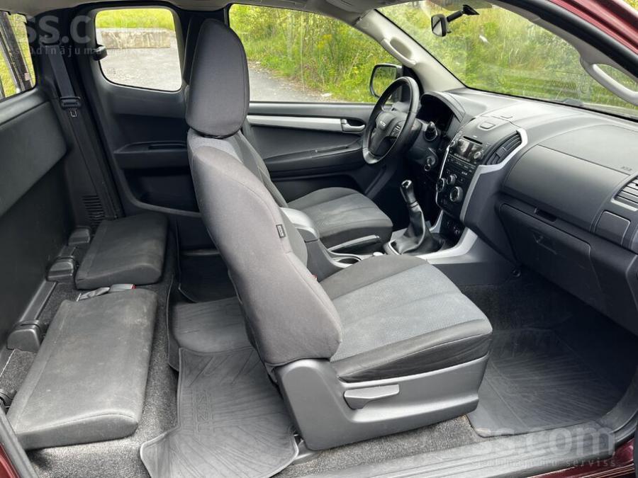 Sarkans Isuzu pick-up 2012 Valka, ar dzinēja tilpumu 2.50 L un nobraukumu 236 tūkst. km par 8200 €, foto 11 vietnē AUTOMOTO.COM.LV