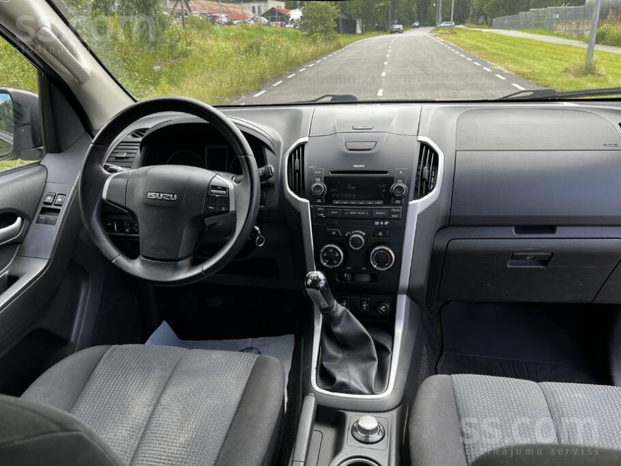 Sarkans Isuzu pick-up 2012 Valka, ar dzinēja tilpumu 2.50 L un nobraukumu 236 tūkst. km par 8200 €, foto 12 vietnē AUTOMOTO.COM.LV