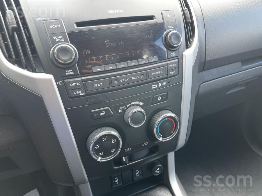 Sarkans Isuzu pick-up 2012 Valka, ar dzinēja tilpumu 2.50 L un nobraukumu 236 tūkst. km par 8200 €, foto 16 vietnē AUTOMOTO.COM.LV