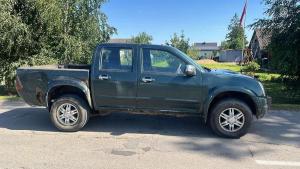 Green Isuzu Rodeo 2011 in Siauliai, with an engine capacity of 2.50 L and mileage of 95 thousand km for 3500 €, photo 4 on AUTOMOTO.COM.LV