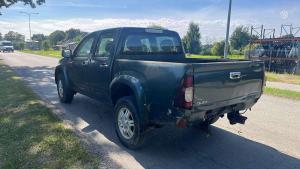 Green Isuzu Rodeo 2011 in Siauliai, with an engine capacity of 2.50 L and mileage of 95 thousand km for 3500 €, photo 7 on AUTOMOTO.COM.LV