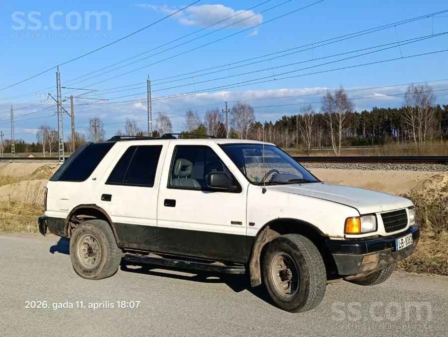 Balts Isuzu Rodeo 1994 Rīga, ar dzinēja tilpumu 3.20 L un nobraukumu 108 tūkst. km par 1700 €, foto 6 vietnē AUTOMOTO.COM.LV