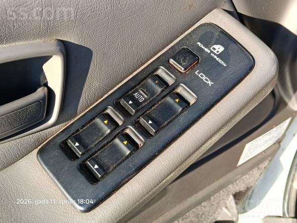Balts Isuzu Rodeo 1994 Rīga, ar dzinēja tilpumu 3.20 L un nobraukumu 108 tūkst. km par 1700 €, foto 7 vietnē AUTOMOTO.COM.LV