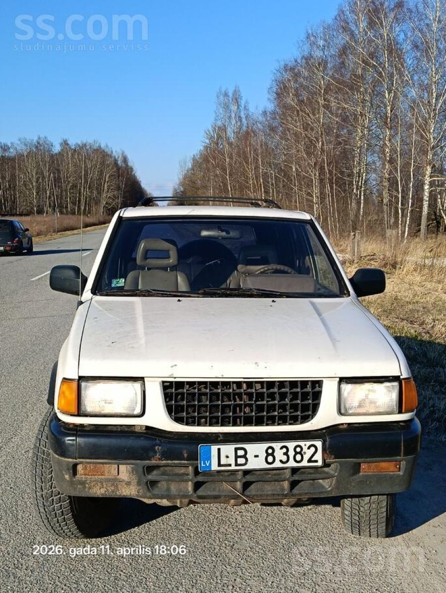Balts Isuzu Rodeo 1994 Rīga, ar dzinēja tilpumu 3.20 L un nobraukumu 108 tūkst. km par 1700 €, foto 13 vietnē AUTOMOTO.COM.LV