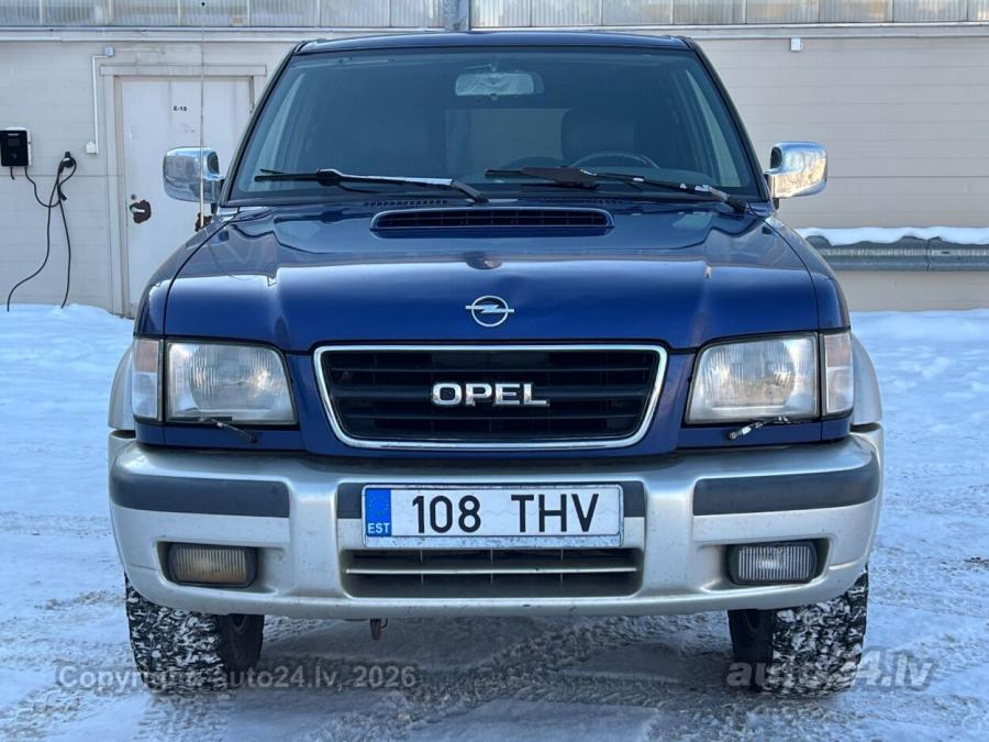 Blue Isuzu Trooper 1998 in Narva, with an engine capacity of 3.00 L and mileage of 240 thousand km for 1999 €, photo 5 on AUTOMOTO.COM.LV