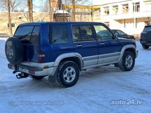 Blue Isuzu Trooper 1998 in Narva, with an engine capacity of 3.00 L and mileage of 240 thousand km for 1999 €, photo 9 on AUTOMOTO.COM.LV