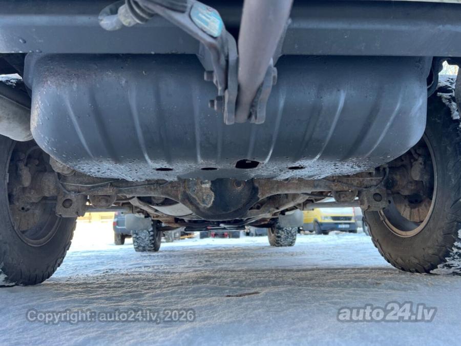 Blue Isuzu Trooper 1998 in Narva, with an engine capacity of 3.00 L and mileage of 240 thousand km for 1999 €, photo 27 on AUTOMOTO.COM.LV