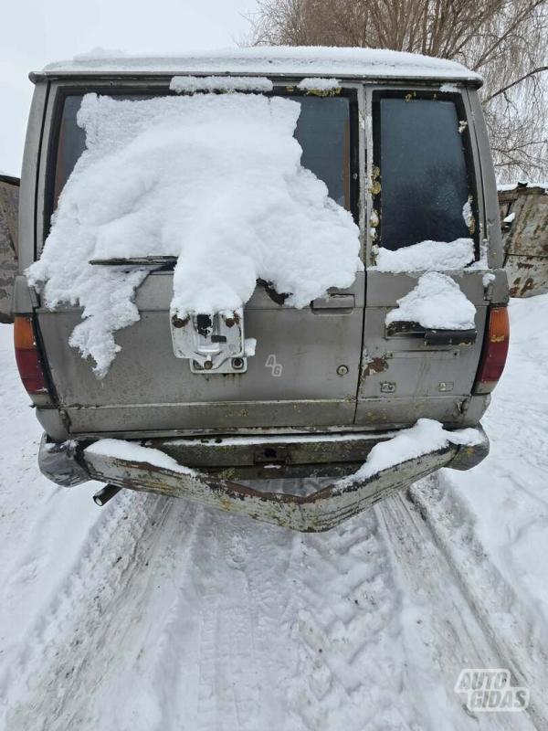 Isuzu Trooper 1992 in Pasvalys, with an engine capacity of 2.80 L and mileage of 500 thousand km for 500 €, photo 2 on AUTOMOTO.COM.LV