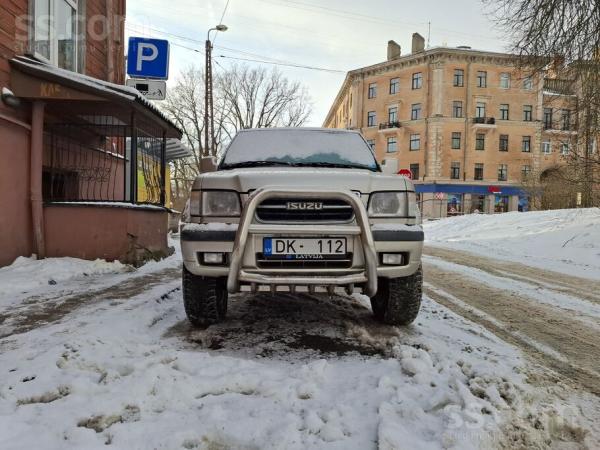 Isuzu Trooper 1999 Rīga, ar dzinēja tilpumu 3.50 L un nobraukumu 222 tūkst. km par 3100 €, foto 6 vietnē AUTOMOTO.COM.LV