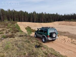 Zaļš Isuzu Trooper 1998 Rīga, ar dzinēja tilpumu 3.50 L un nobraukumu 189 tūkst. km par 5600 €, foto 3 vietnē AUTOMOTO.COM.LV