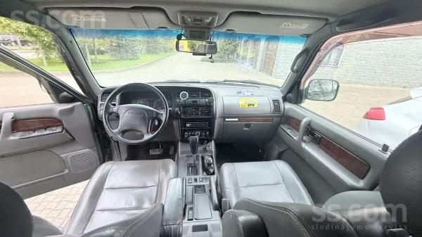 Green Isuzu Trooper 1998 in Riga, with an engine capacity of 3.50 L and mileage of 189 thousand km for 5600 €, photo 4 on AUTOMOTO.COM.LV