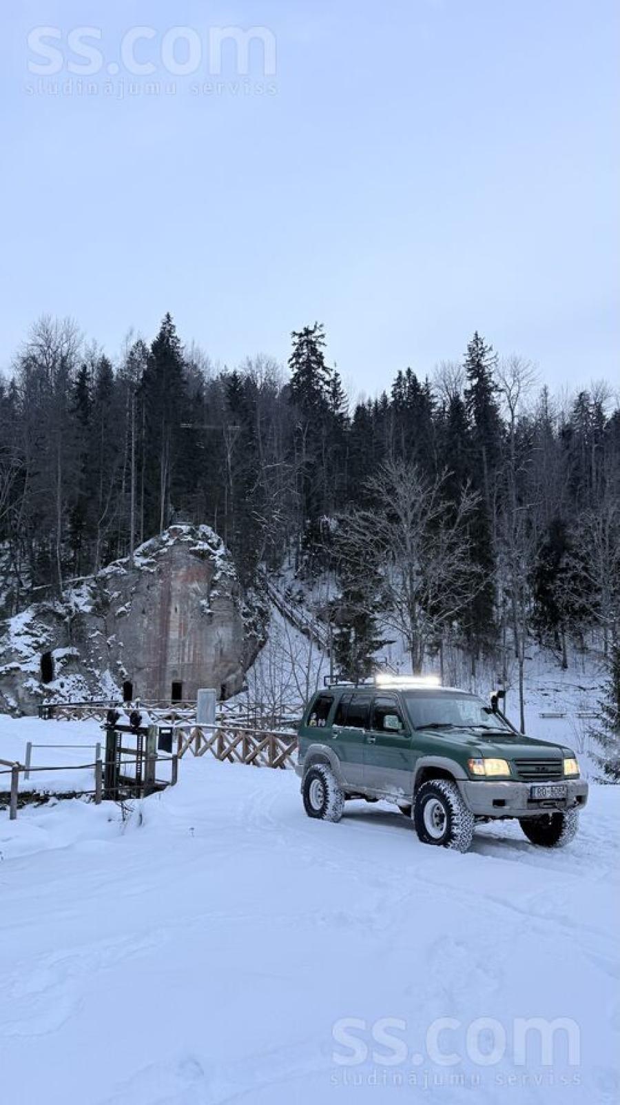 Zaļš Isuzu Trooper 1998 Rīga, ar dzinēja tilpumu 3.50 L un nobraukumu 189 tūkst. km par 5600 €, foto 7 vietnē AUTOMOTO.COM.LV