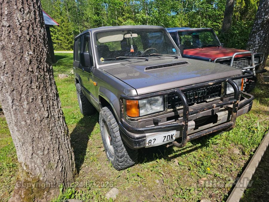 Pelēks Isuzu Trooper 1990 Tallina, ar dzinēja tilpumu 2.60 L un nobraukumu 0 tūkst. km par 2300 €, foto 3 vietnē AUTOMOTO.COM.LV