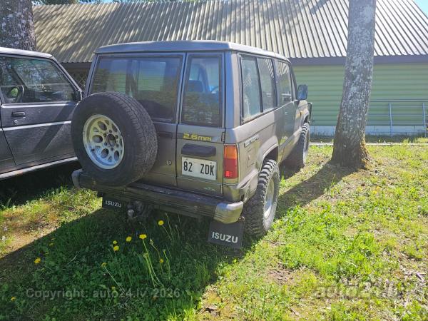 Pelēks Isuzu Trooper 1990 Tallina, ar dzinēja tilpumu 2.60 L un nobraukumu 0 tūkst. km par 2300 €, foto 3 vietnē AUTOMOTO.COM.LV