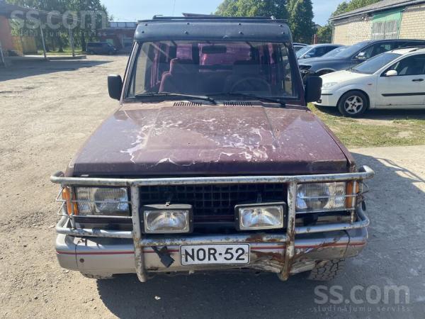 Red Isuzu Trooper 1989 in Riga, with an engine capacity of 2.80 L and mileage of 0 thousand km for 1200 €, photo 2 on AUTOMOTO.COM.LV