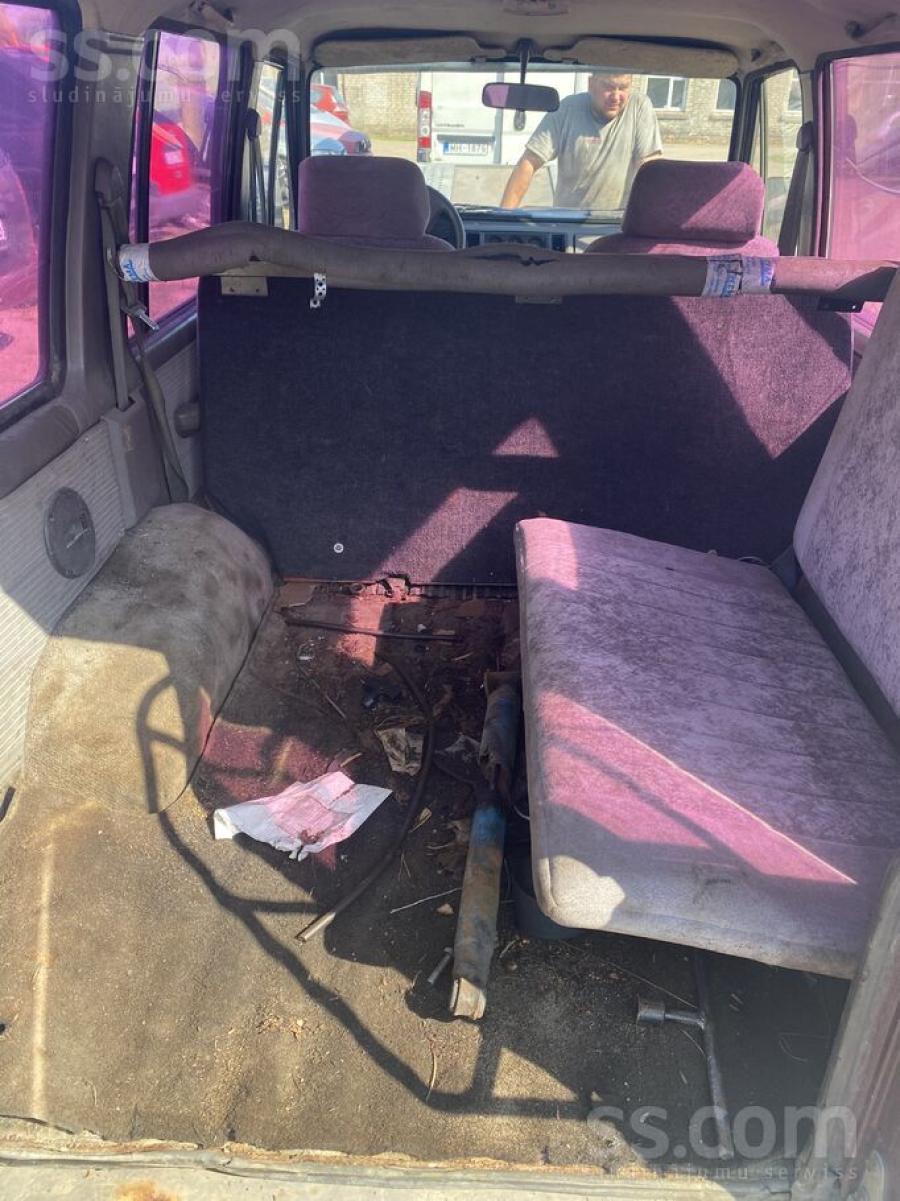 Sarkans Isuzu Trooper 1989 Rīga, ar dzinēja tilpumu 2.80 L un nobraukumu 0 tūkst. km par 950 €, foto 6 vietnē AUTOMOTO.COM.LV