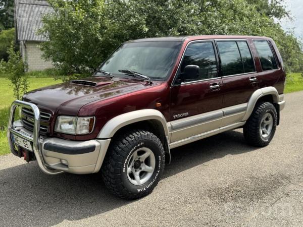 Red Isuzu Trooper 2001 in Riga, with an engine capacity of 3.00 L and mileage of 0 thousand km for 4950 €, photo 2 on AUTOMOTO.COM.LV