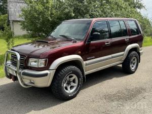 Red Isuzu Trooper 2001 in Riga, with an engine capacity of 3.00 L and mileage of 0 thousand km for 4950 €, photo 3 on AUTOMOTO.COM.LV