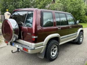 Red Isuzu Trooper 2001 in Riga, with an engine capacity of 3.00 L and mileage of 0 thousand km for 4950 €, photo 4 on AUTOMOTO.COM.LV