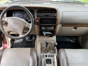 Red Isuzu Trooper 2001 in Riga, with an engine capacity of 3.00 L and mileage of 0 thousand km for 4950 €, photo 6 on AUTOMOTO.COM.LV