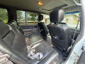 White Isuzu Trooper 2001 in Voru, with an engine capacity of 3.00 L and mileage of 144 thousand km for 2500 €, photo 7 on AUTOMOTO.COM.LV