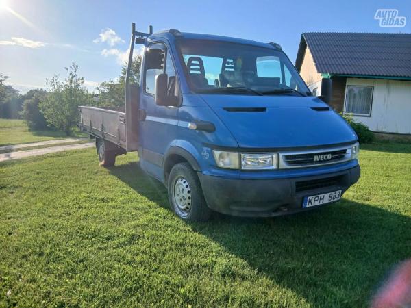 Blue Iveco Daily 2006 in Utena, with an engine capacity of 2.30 L and mileage of 302 thousand km for 2600 €, photo 6 on AUTOMOTO.COM.LV