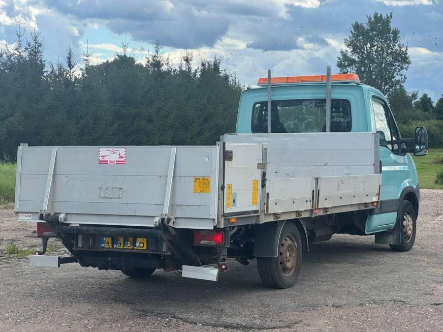 Zils Iveco Daily 2010 Tauragė, ar dzinēja tilpumu 3.00 L un nobraukumu 153 tūkst. km par 4700 €, foto 6 vietnē AUTOMOTO.COM.LV