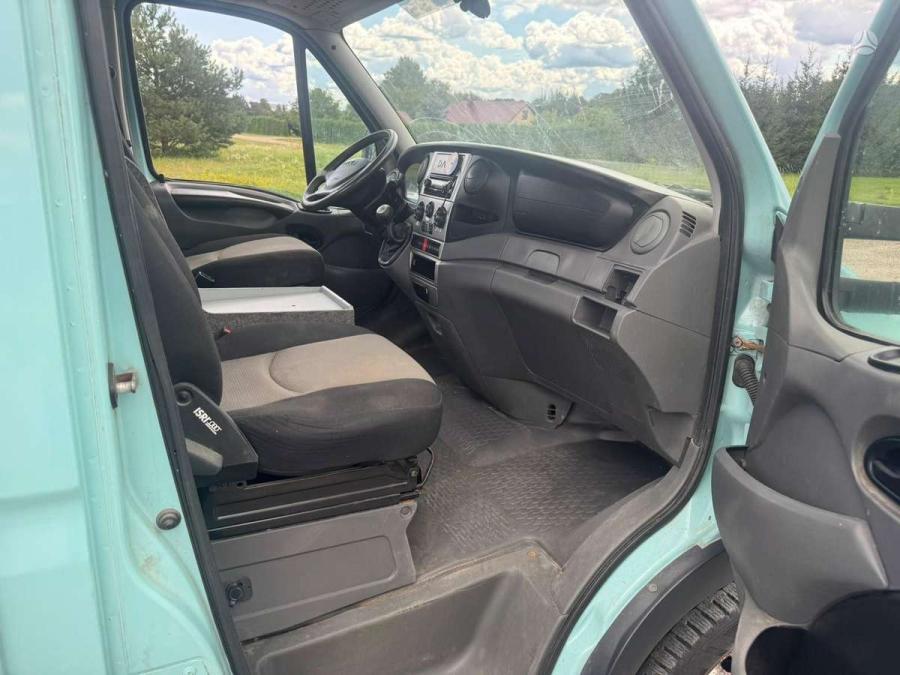 Zils Iveco Daily 2010 Tauragė, ar dzinēja tilpumu 3.00 L un nobraukumu 153 tūkst. km par 4700 €, foto 10 vietnē AUTOMOTO.COM.LV