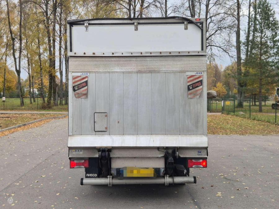 Blue Iveco Daily 2016 in Taurage, with an engine capacity of 3.00 L and mileage of 320 thousand km for 9800 €, photo 7 on AUTOMOTO.COM.LV