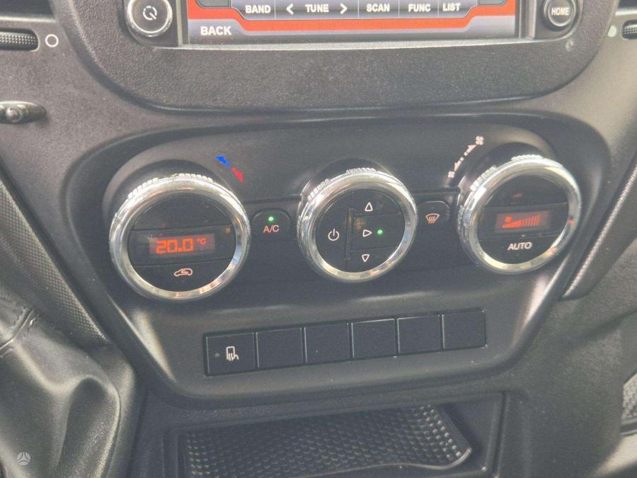 Blue Iveco Daily 2016 in Taurage, with an engine capacity of 3.00 L and mileage of 320 thousand km for 9800 €, photo 19 on AUTOMOTO.COM.LV