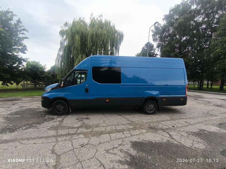 Blue Iveco Daily 2018 in Jurbarkas, with an engine capacity of 3.00 L and mileage of 339 thousand km for 15000 €, photo 5 on AUTOMOTO.COM.LV