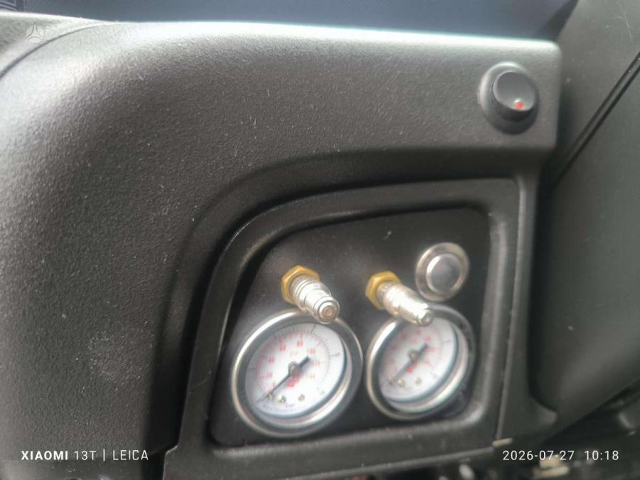 Blue Iveco Daily 2018 in Jurbarkas, with an engine capacity of 3.00 L and mileage of 339 thousand km for 15000 €, photo 9 on AUTOMOTO.COM.LV