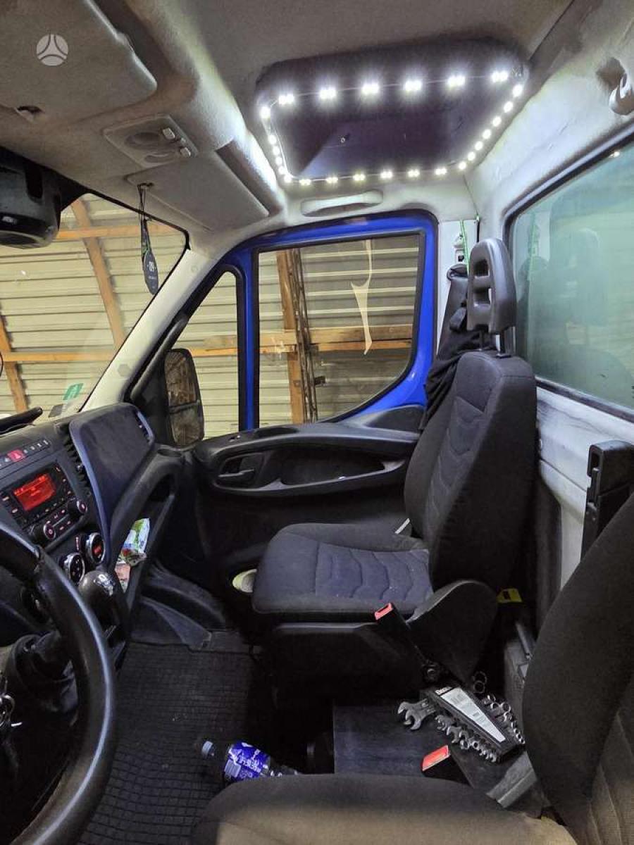 Zils Iveco Daily 2018 Kauņa, ar dzinēja tilpumu 3.00 L un nobraukumu 540 tūkst. km par 12900 €, foto 8 vietnē AUTOMOTO.COM.LV