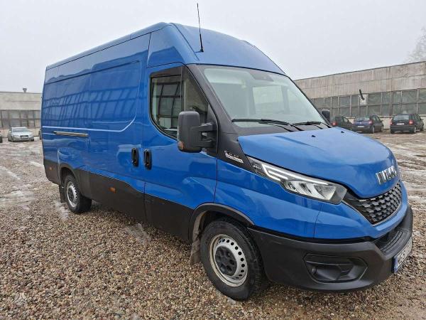 Blue Iveco Daily 2022 in Alytus, with an engine capacity of 3.00 L and mileage of 132 thousand km for 17200 €, photo 1 on AUTOMOTO.COM.LV