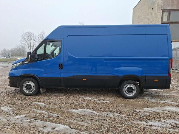 Blue Iveco Daily 2022 in Alytus, with an engine capacity of 3.00 L and mileage of 132 thousand km for 17200 €, photo 4 on AUTOMOTO.COM.LV