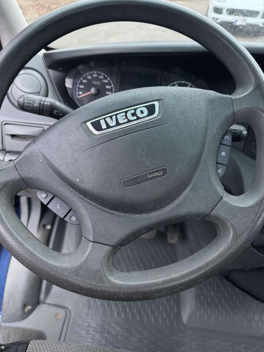 Blue Iveco Daily 2014 in Taurage, with an engine capacity of 0.00 L and mileage of 360 thousand km for 7250 €, photo 4 on AUTOMOTO.COM.LV