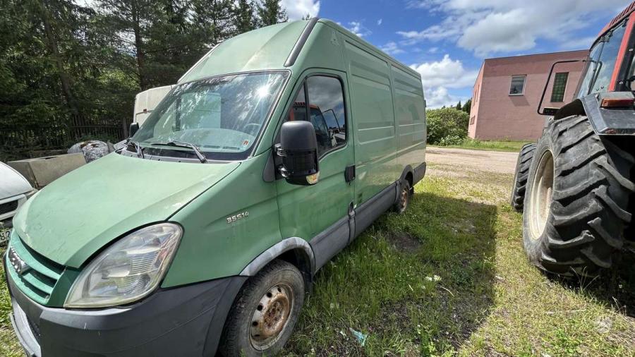 Zaļš Iveco Daily 2007 Kelmė, ar dzinēja tilpumu 2.29 L un nobraukumu 400 tūkst. km par 1700 €, foto 8 vietnē AUTOMOTO.COM.LV