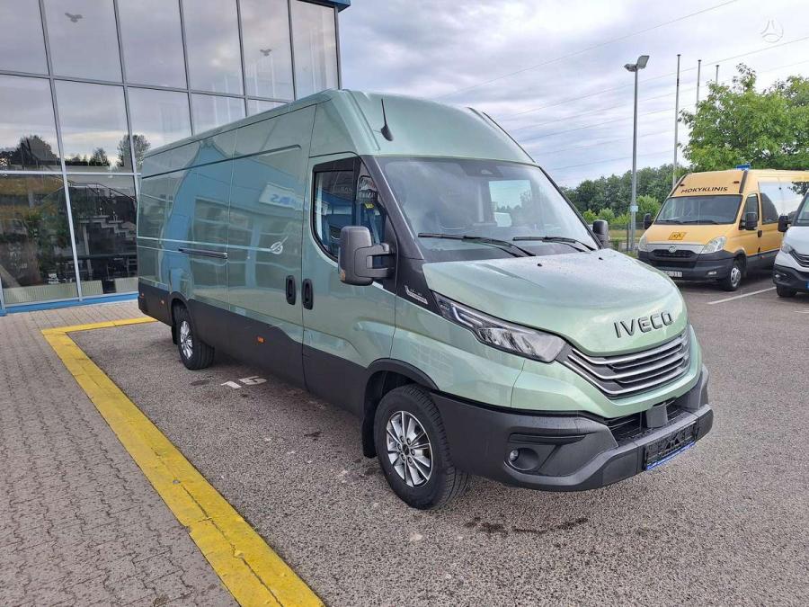 Zaļš Iveco Daily 2026 Viļņa, ar dzinēja tilpumu 3.00 L un nobraukumu 0 tūkst. km par 47795 €, foto 3 vietnē AUTOMOTO.COM.LV