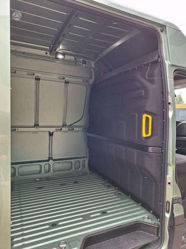 Green Iveco Daily 2026 in Vilnius, with an engine capacity of 3.00 L and mileage of 0 thousand km for 47795 €, photo 8 on AUTOMOTO.COM.LV