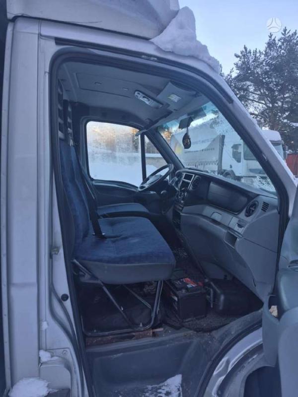 Pelēks Iveco Daily 2007 Viļņa, ar dzinēja tilpumu 3.00 L un nobraukumu 450 tūkst. km par 5500 €, foto 5 vietnē AUTOMOTO.COM.LV