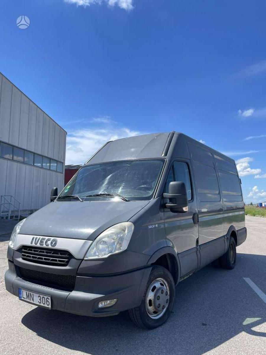 Grey Iveco Daily 2013 in Alytus, with an engine capacity of 3.00 L and mileage of 273 thousand km for 7200 €, photo 1 on AUTOMOTO.COM.LV