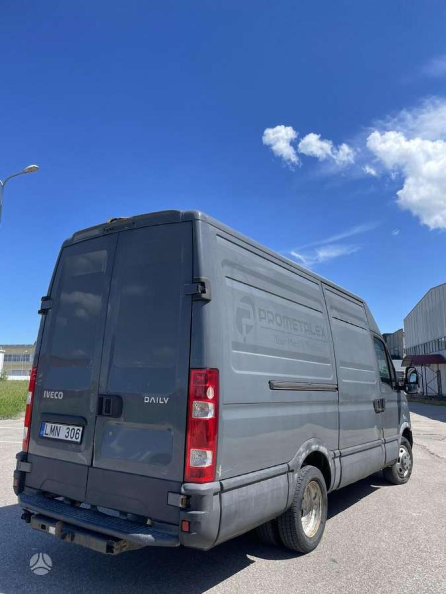 Grey Iveco Daily 2013 in Alytus, with an engine capacity of 3.00 L and mileage of 273 thousand km for 7200 €, photo 5 on AUTOMOTO.COM.LV
