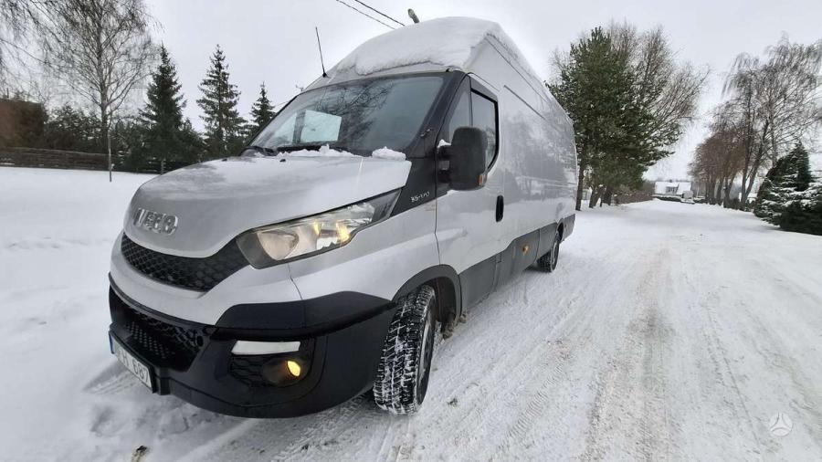 Grey Iveco Daily 2015 in Vilkaviskis, with an engine capacity of 3.00 L and mileage of 346 thousand km for 8999 €, photo 4 on AUTOMOTO.COM.LV
