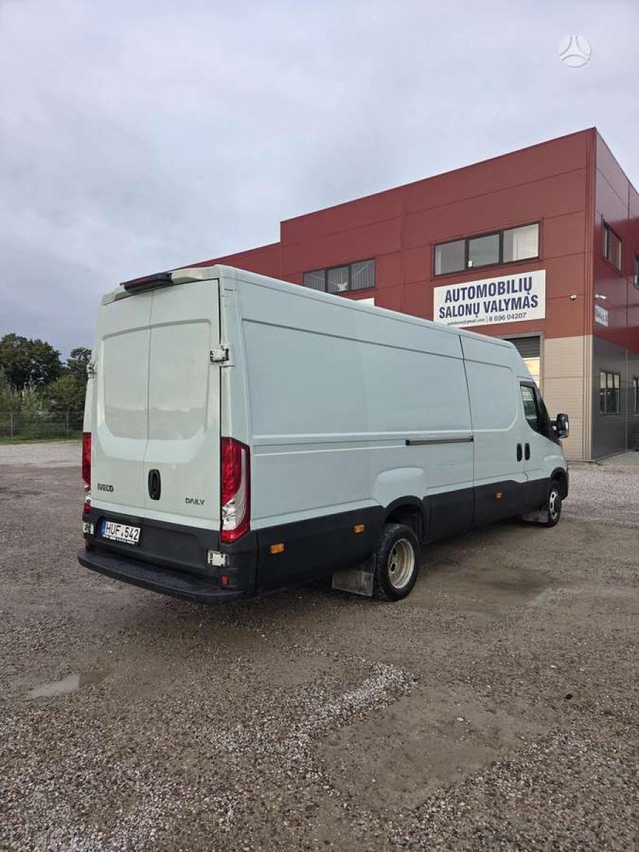 Pelēks Iveco Daily 2015 Klaipėda, ar dzinēja tilpumu 2.29 L un nobraukumu 253 tūkst. km par 10890 €, foto 4 vietnē AUTOMOTO.COM.LV
