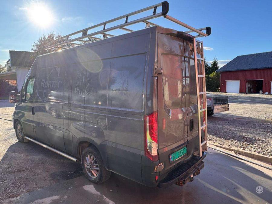 Grey Iveco Daily 2016 in Klaipeda, with an engine capacity of 3.00 L and mileage of 180 thousand km for 5000 €, photo 4 on AUTOMOTO.COM.LV