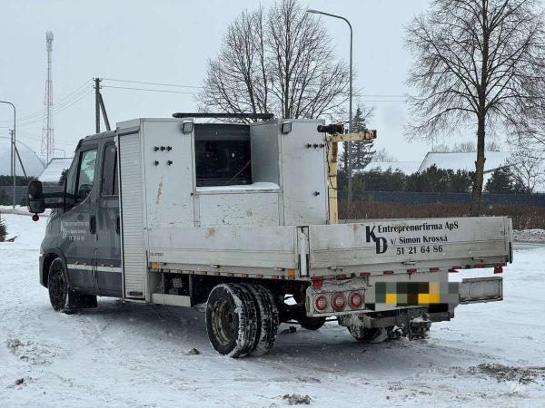Grey Iveco Daily 2020 in Taurage, with an engine capacity of 3.00 L and mileage of 264 thousand km for 15500 €, photo 2 on AUTOMOTO.COM.LV