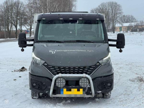 Grey Iveco Daily 2020 in Taurage, with an engine capacity of 3.00 L and mileage of 264 thousand km for 15500 €, photo 3 on AUTOMOTO.COM.LV