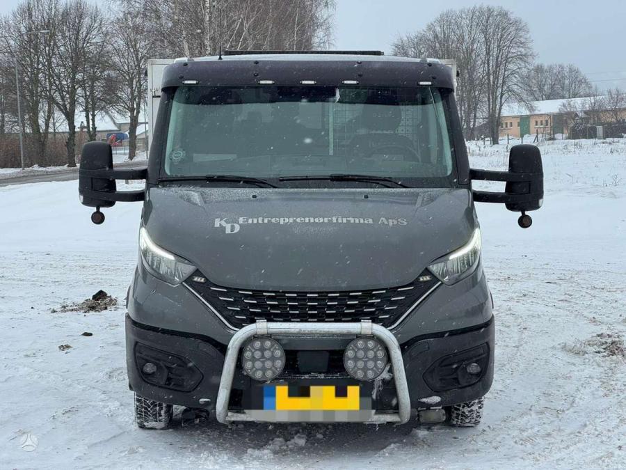 Grey Iveco Daily 2020 in Taurage, with an engine capacity of 3.00 L and mileage of 264 thousand km for 15500 €, photo 3 on AUTOMOTO.COM.LV